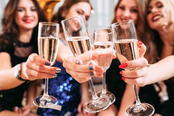 Bachelorette Party Bus Club Crawl - What the Tour Offers: An Honest Breakdown