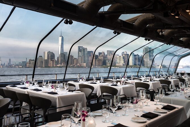 Bateaux New York New Year's Day Bottomless Mimosa Brunch - Why It Stands Out
