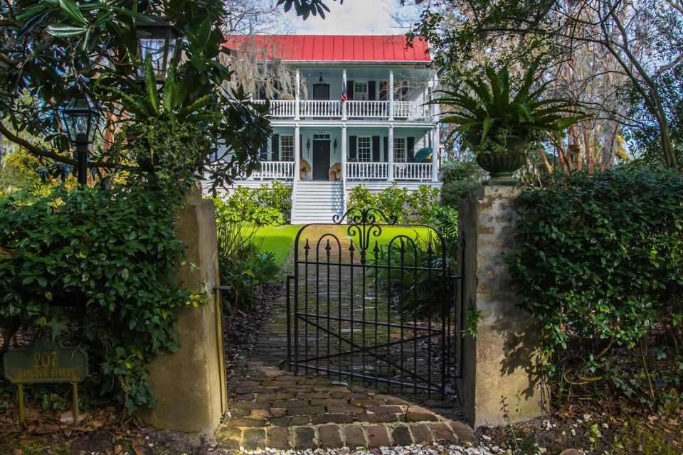 Beaufort: Historic City Tour by Bus - Group Size and Tour Experience