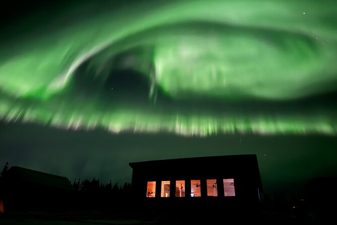Best Alaskan Cabin Aurora Viewing with Photography @Aurora Camp - An in-depth look at this Fairbanks aurora tour