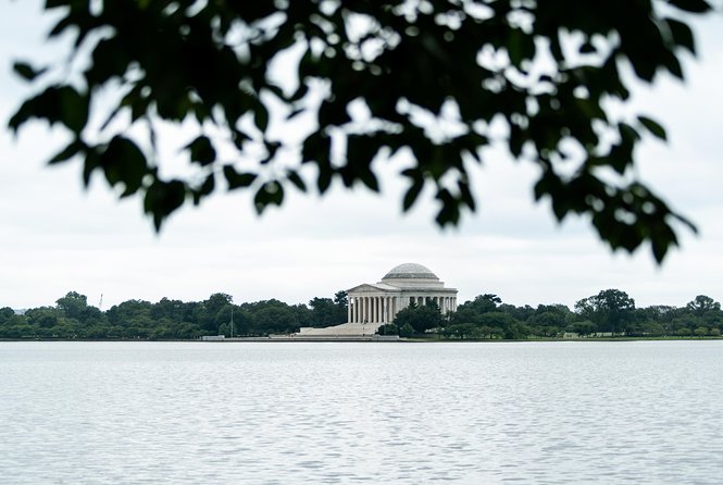 Best of DC Plus US Capitol and National Archives Reserved Entry - Lunch Break and Georgetown