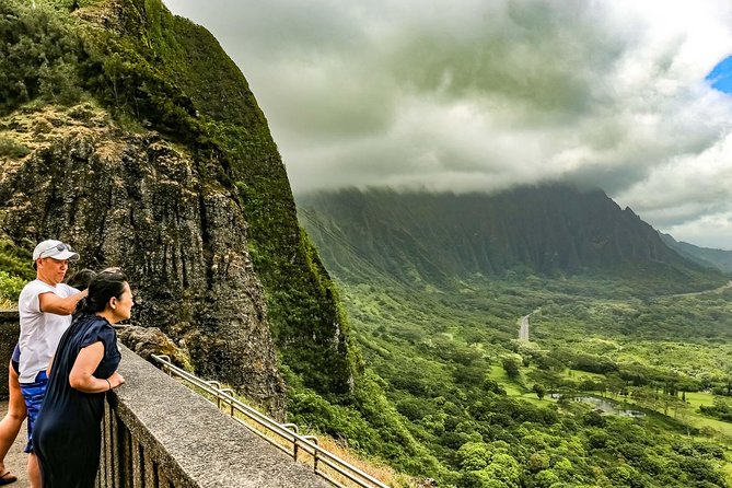 Best Of Oahu: Private Tour with Movie and Boat Tour USS Arizona Memorial - FAQ