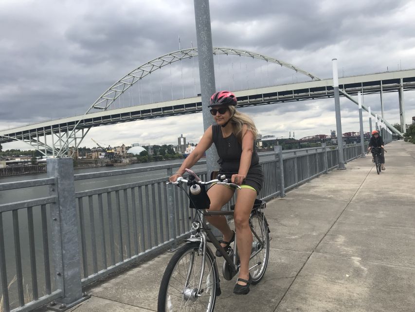 Bike Portland: Bridges, Neighborhoods, Poetry, and Roses - Exploring Portland from the Seat of a Bike