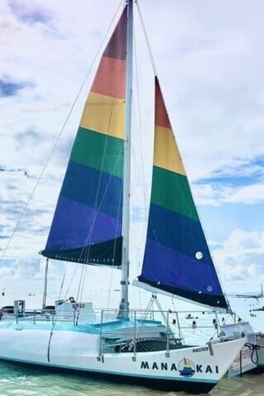 Board from Waikiki Beach: Friday Night Fireworks sail - Introduction