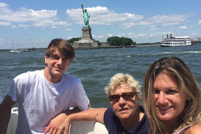 Boat Tour NYC Skyline, Statue of Liberty, Private Yacht Tour - The Experience on Board