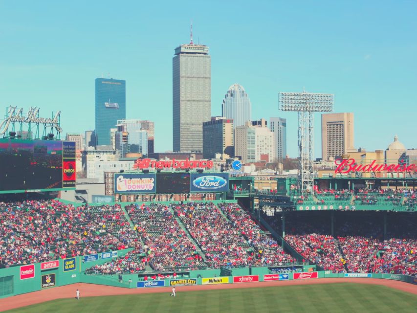Boston: Boston Red Sox Baseball Game Ticket at Fenway Park - Why a Baseball Game at Fenway Park Is a Must-Do