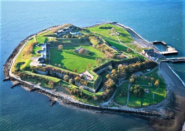 Boston Harbor Sightseeing Cruise - Key Points