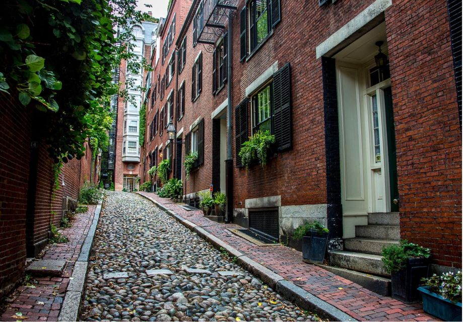 Boston: Private Driving Tour with a Local Guide - An In-Depth Look at the Boston Private Driving Tour