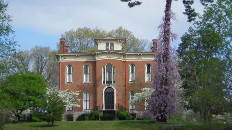 Bowling Green: Riverview at Hobson Grove Historic House - Exploring Riverview at Hobson Grove Historic House in Bowling Green