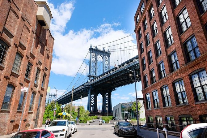 Brooklyn Heights, DUMBO and Brooklyn Bridge guided tour in French - Discovering Brooklyn Heights: Serenity and Architectural Charm