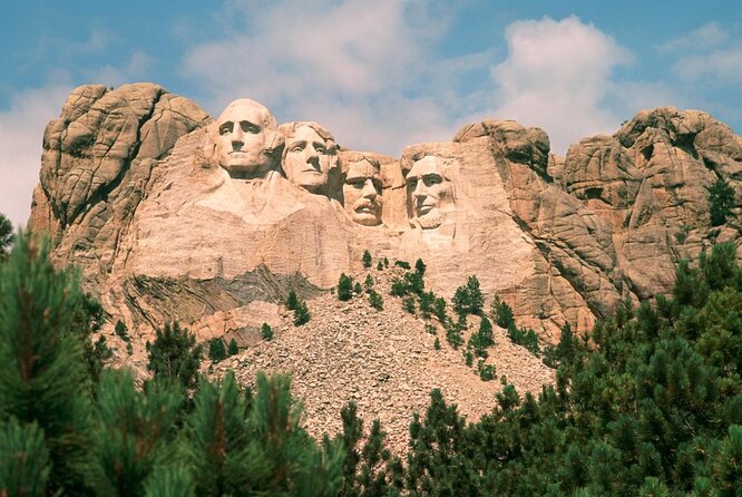Bus Tour of Mount Rushmore and the Black Hills - In-Depth Look at the Tour Experience