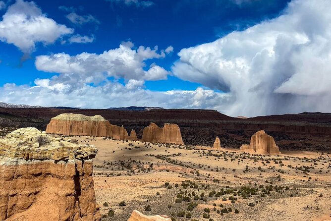 Capitol Reef Private Tour in Cathedral Valley and Bentonite Hills - What to Expect During the Itinerary