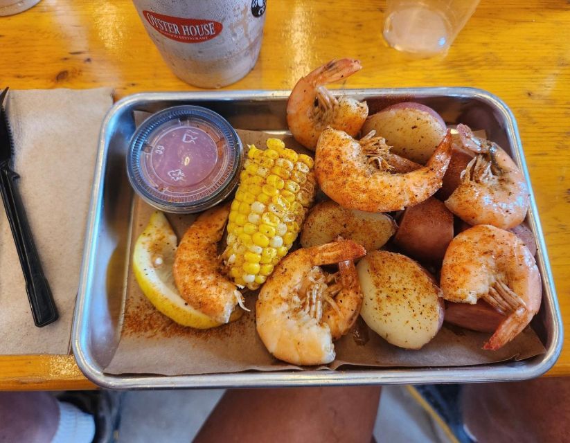 Charleston: Historic Downtown Food Tour - The Guide and the Tour Atmosphere