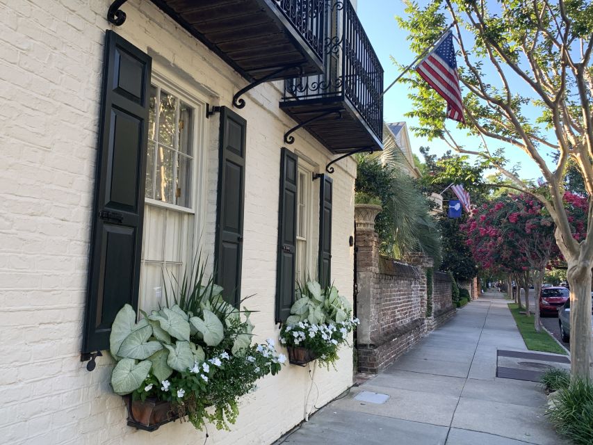 Charleston: Historical Walking Tour with Storytelling - Breakdwon of the Itinerary and Highlights