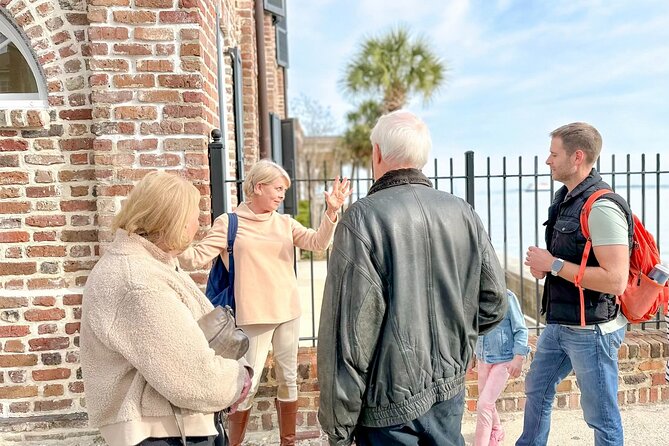 Charleston History and Horticultural Tours - The Charm of a 1700s Land Finger