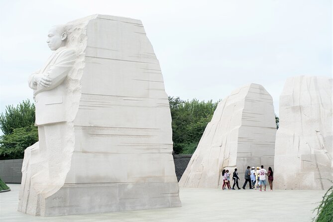 Cherry Blossoms and Monuments Tour with Optional Entry Tickets - Is This Tour Right for You?