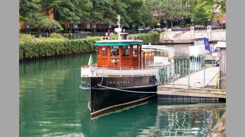 Chicago: Architecture Boat Tour with Drinks - An Inside Look at the Chicago Architecture Boat Tour