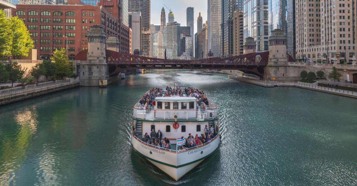 Chicago: Architecture Center Cruise on Chicago's First Lady - A Closer Look at the Chicago Architecture Center Cruise
