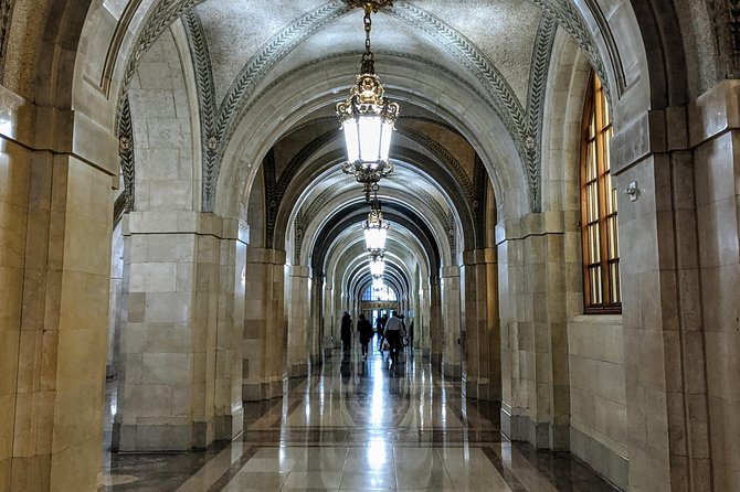 Chicago Architecture Tour: Underground Pedway and the Loop - A Deep Dive into the Chicago Pedway and Loop Tour