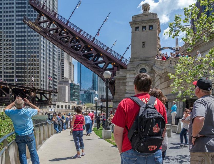 Chicago: Best of Attractions Walking Tour +Bike/Kayak Rental - Exploring the Tour Itinerary