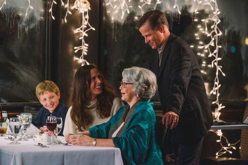 Chicago: Christmas Eve Lake Michigan Gourmet Dinner Cruise - Who Will Love This Cruise