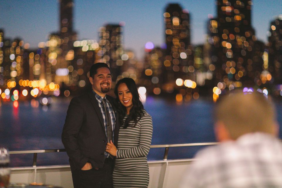 Chicago: Christmas Eve Lake Michigan Gourmet Dinner Cruise - FAQs