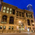 Chicago Downtown Highlights Private Walking Tour - What To Expect From Your Guide and Experience