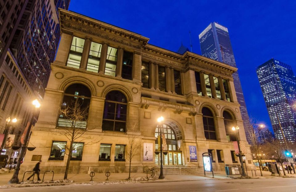 Chicago Downtown Highlights Private Walking Tour - What To Expect From Your Guide and Experience