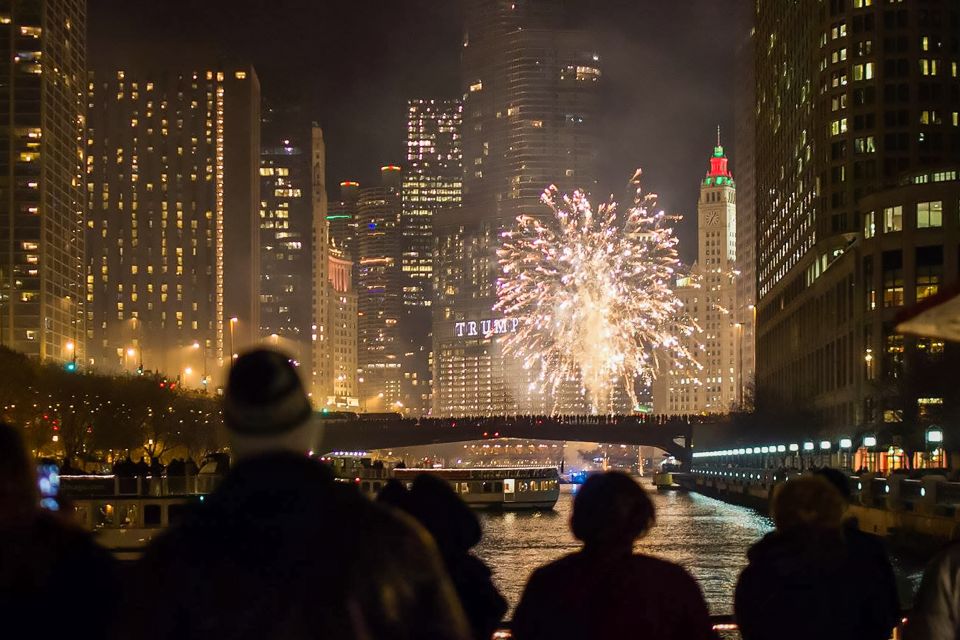 Chicago: Fireworks Cruise with Lake or River Viewing Options - The Experience’s Challenges