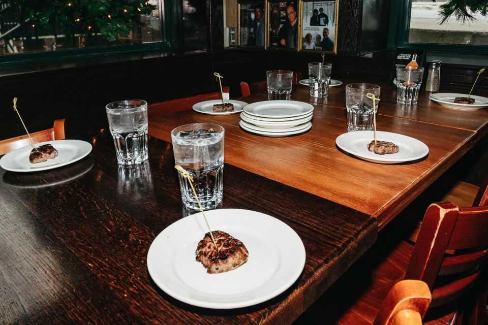 Chicago: Gangsters and Food Tasting Walking Tour - Exploring the Tour Itinerary: A Deep Dive