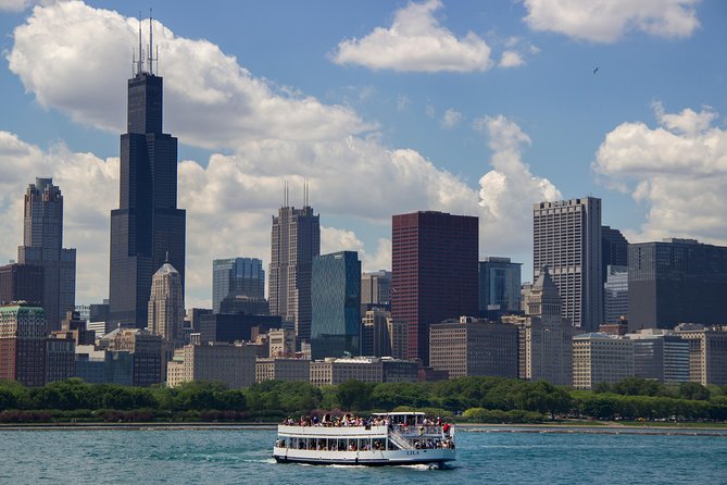 Chicago Lake and River Architecture Tour - Detailed Breakdown of the Itinerary