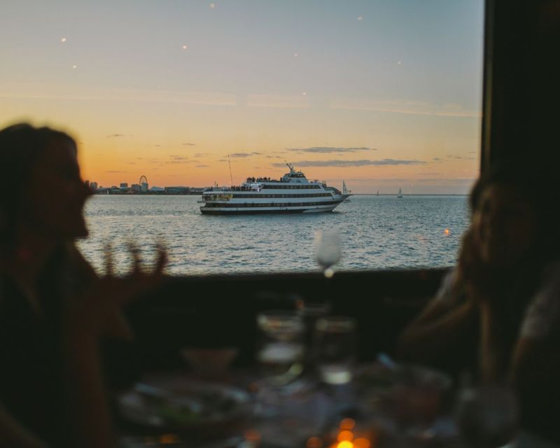 Chicago: Lake Michigan Lunch or Dinner Cruise - Authentic Insights from Reviews