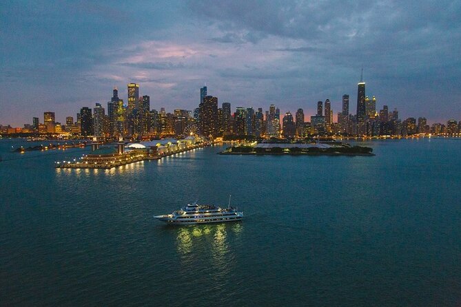 Chicago Signature Dinner Cruise on Lake Michigan - Key Points
