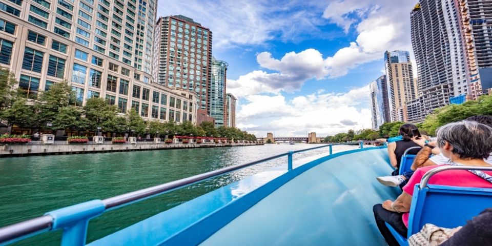 Chicago: Small Group Walking Tour with Skydeck and Boat - Practical Details: What to Expect
