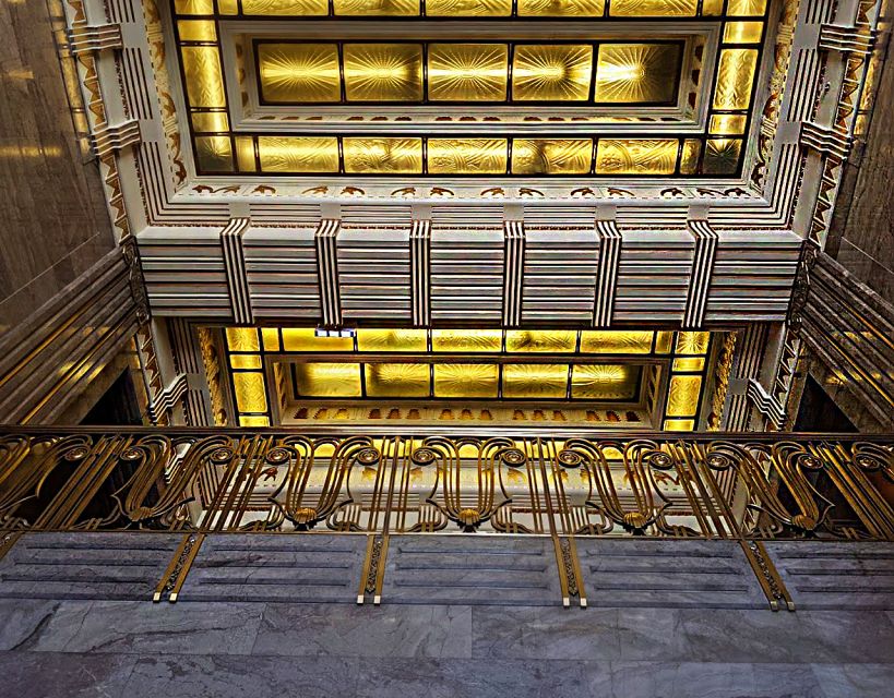 Chicago Walking Tour: See Inside Art Deco Masterpieces - Exploring the Experience in Detail