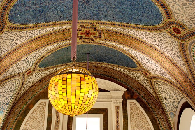 Chicago Walking Tour: Tiffany Treasures - Authentic Experiences and Hidden Details