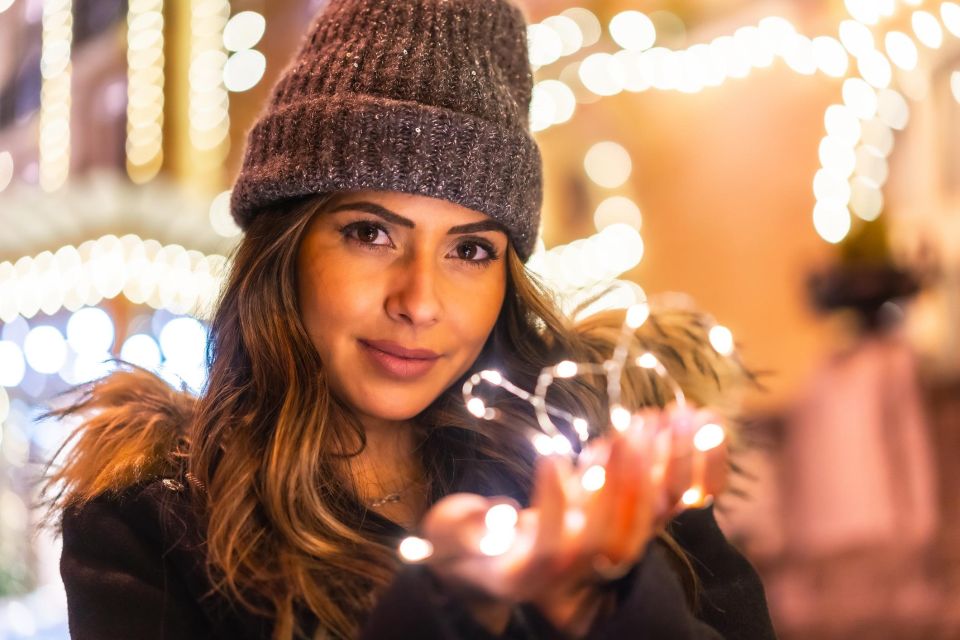 Chicagos Festive Lights: A Magical Christmas Journey - Key Points