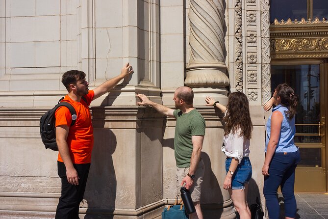 Chicago's Riverwalk & History 2 Hour Small Group Walking Tour - What Makes This Tour Valuable?
