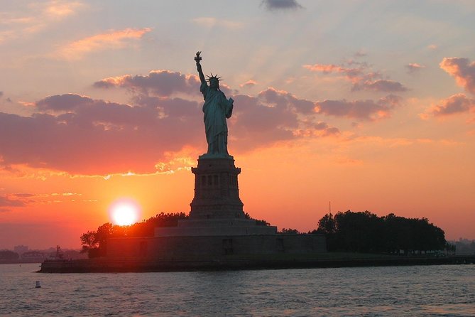 Circle Line: New York City Harbor Lights Cruise - The Experience in Detail
