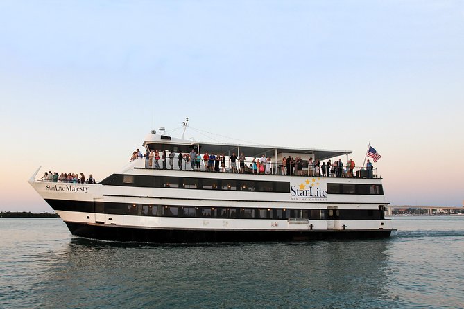 Clearwater Daytime Yacht Music Cruise with Optional Dining - A Relaxing and Fun Day on Clearwater Bay’s Yacht Music Cruise