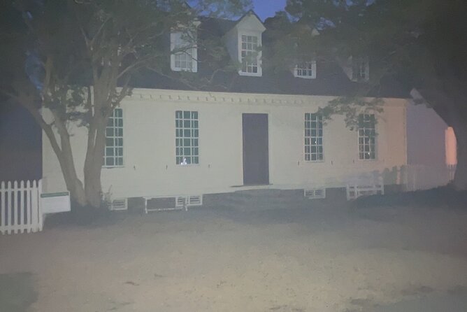 Colonial Williamsburg Ghost Stories and Walking Tour - The Guide: Lonnie