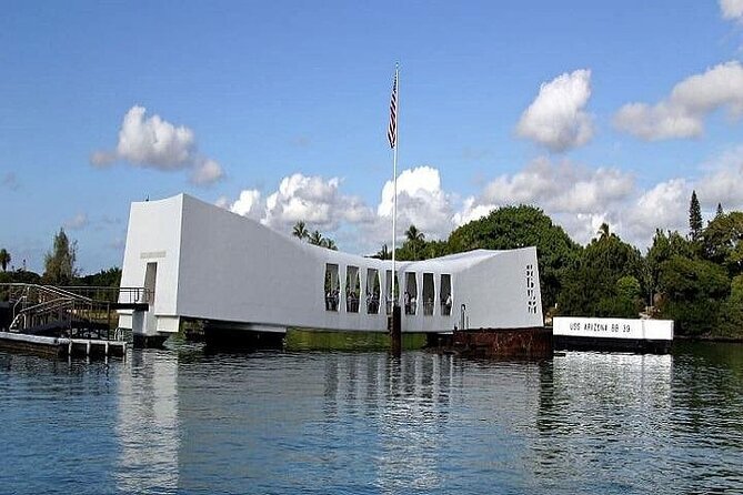 Complete Pearl Harbor Experience Tour Departing Kauai - Dive into Pearl Harbors Major Sites