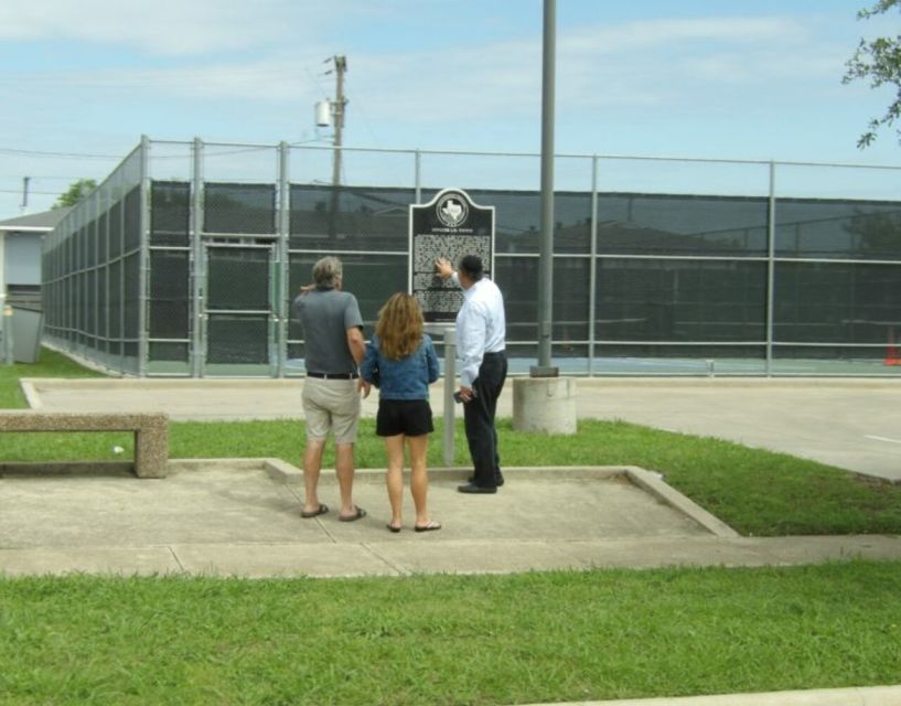 Dallas: 2-Hour JFK Assassination Tour without Museum - An Honest Look at the Experience