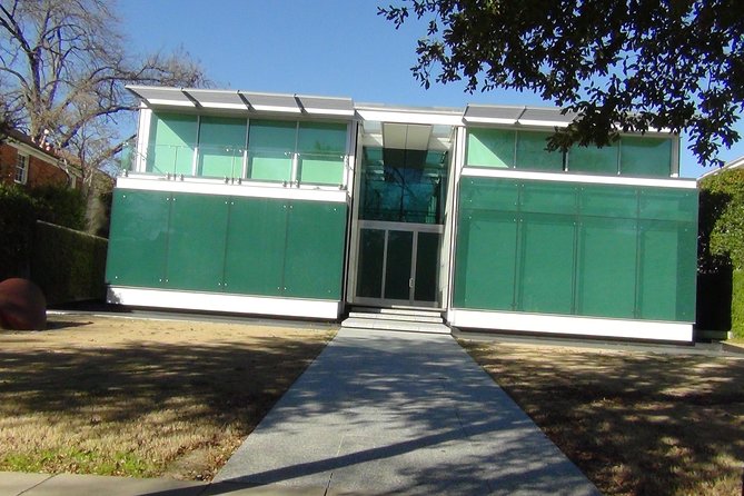 Dallas sightseeing tour - Transportation and Comfort