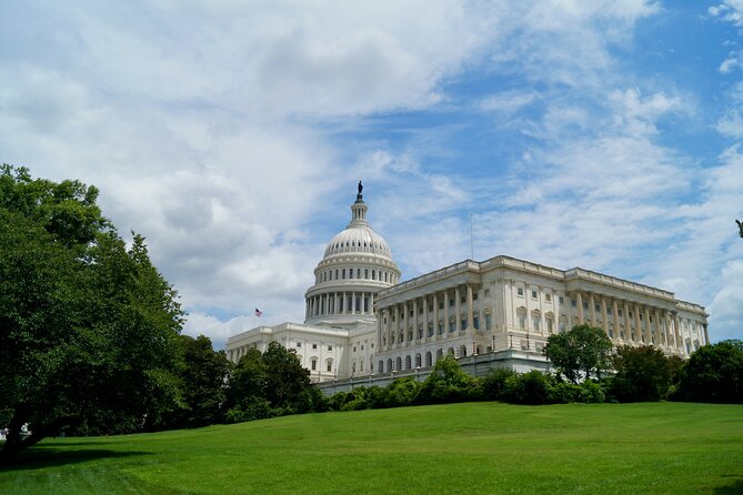 Day or Night Private DC Monuments Tour | Luxury Stretch Limo - FAQs