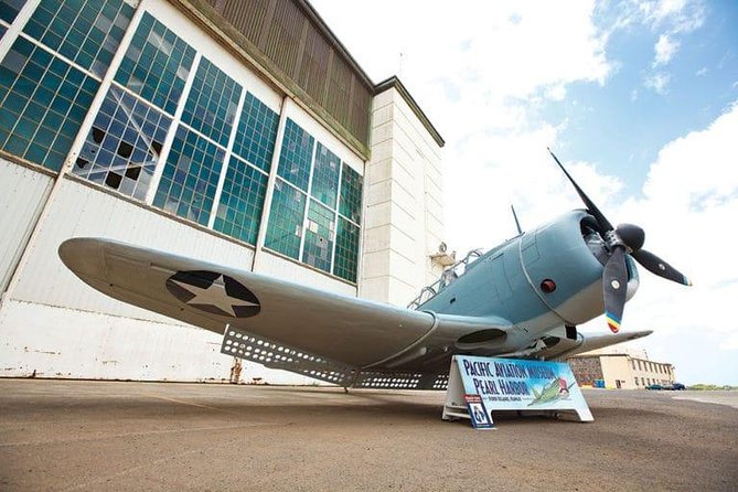 Day Trip from Kona to Oahu: Pearl Harbor WWII Heroes Adventure - Key Points