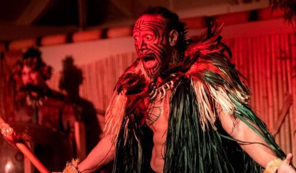 Daytona Beach: Luau with Polynesian Dinner and Live Show - Key Points