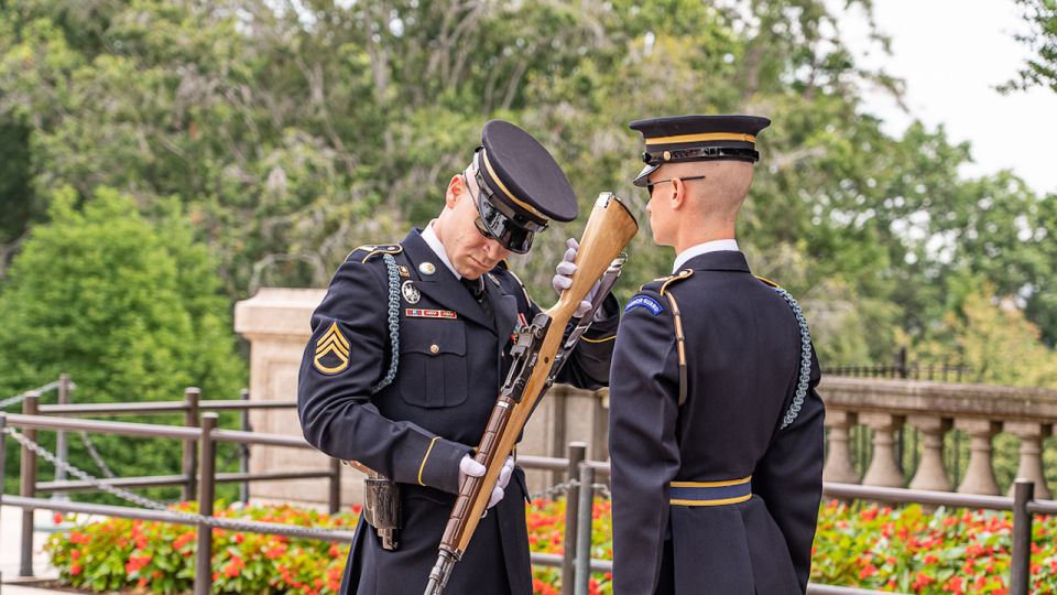 DC: Arlington National Cemetery Guided Walking Tour - An In-Depth Look at the Arlington National Cemetery Guided Tour