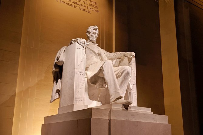 DC Monuments and Memorials Night Tour, Glass Top Upgrade Option - The Experience in Detail