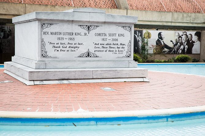 De La Guerra Civil a Los Derechos Civiles - A Closer Look at the Tour
